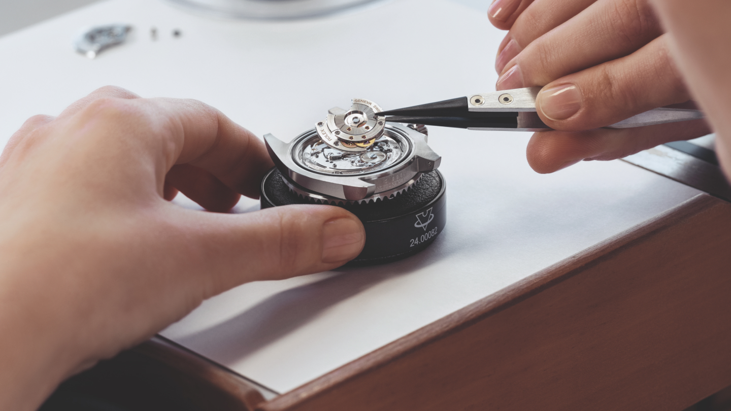 Horloger⸱ère - Les métiers en apprentissage - Rolex Carrières